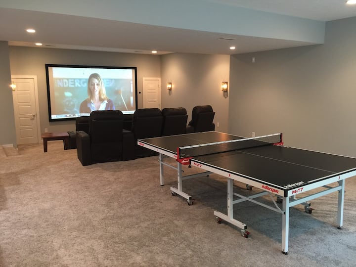 Big, New House Built For Entertaining, Close To Nd - 사우스벤드