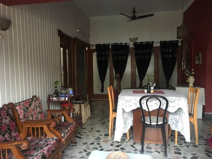 “ Home Life ” Kolkata Basu’s Homestay “ Honesty “ - Kolkata