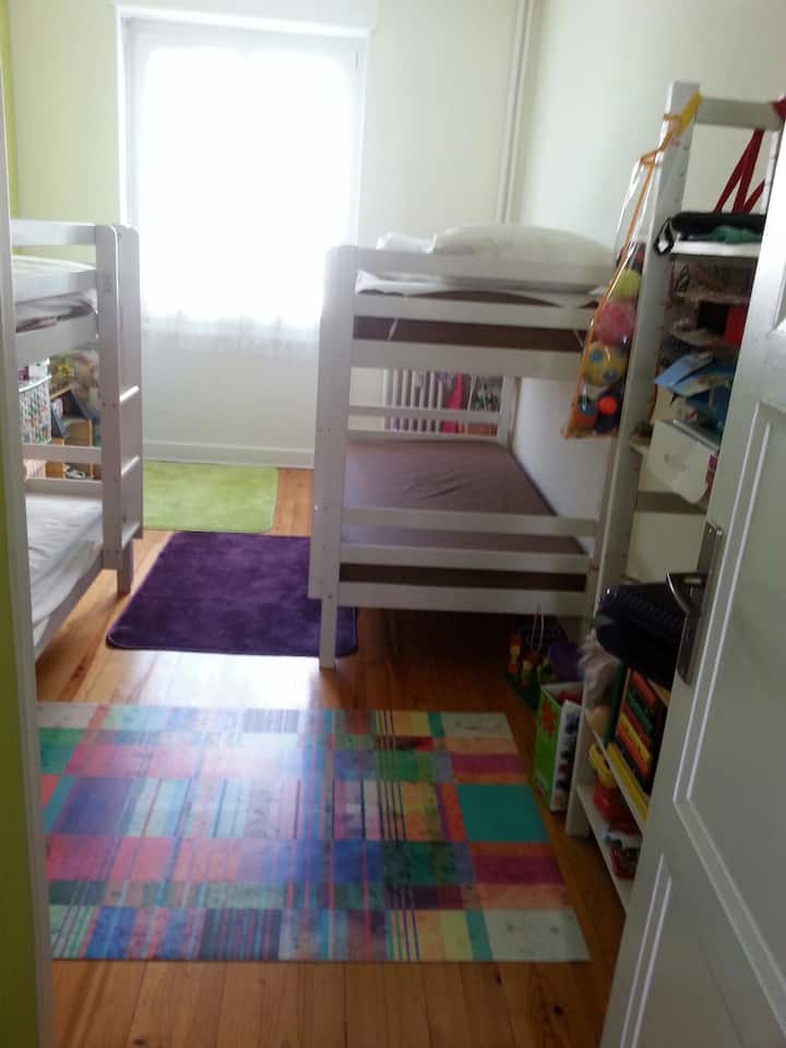 Chambre 4 Personnes Dans Bel Appartement Rénové. - Clermont-Ferrand