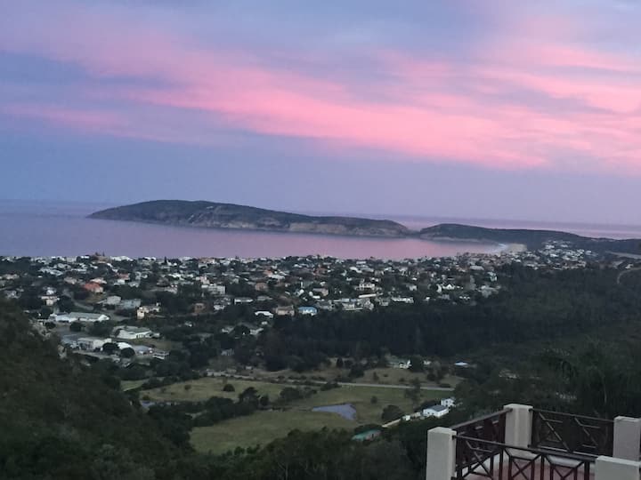 Beautiful Home Away From Home - Plettenberg Bay