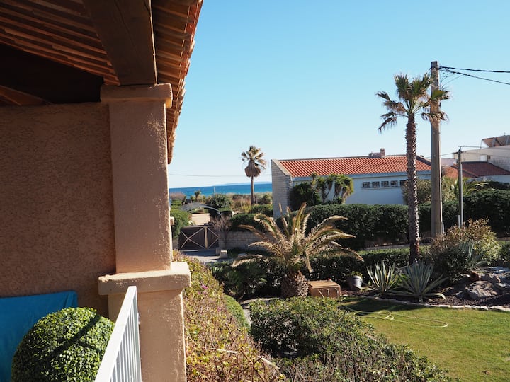 En El Mar, Encantador Estudio Reformado Con Gran Terraza, Giens - Hyères