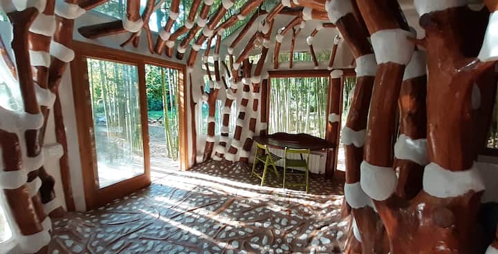 The Bamboo House, A Fairy Tale Atmosphere. - Roma