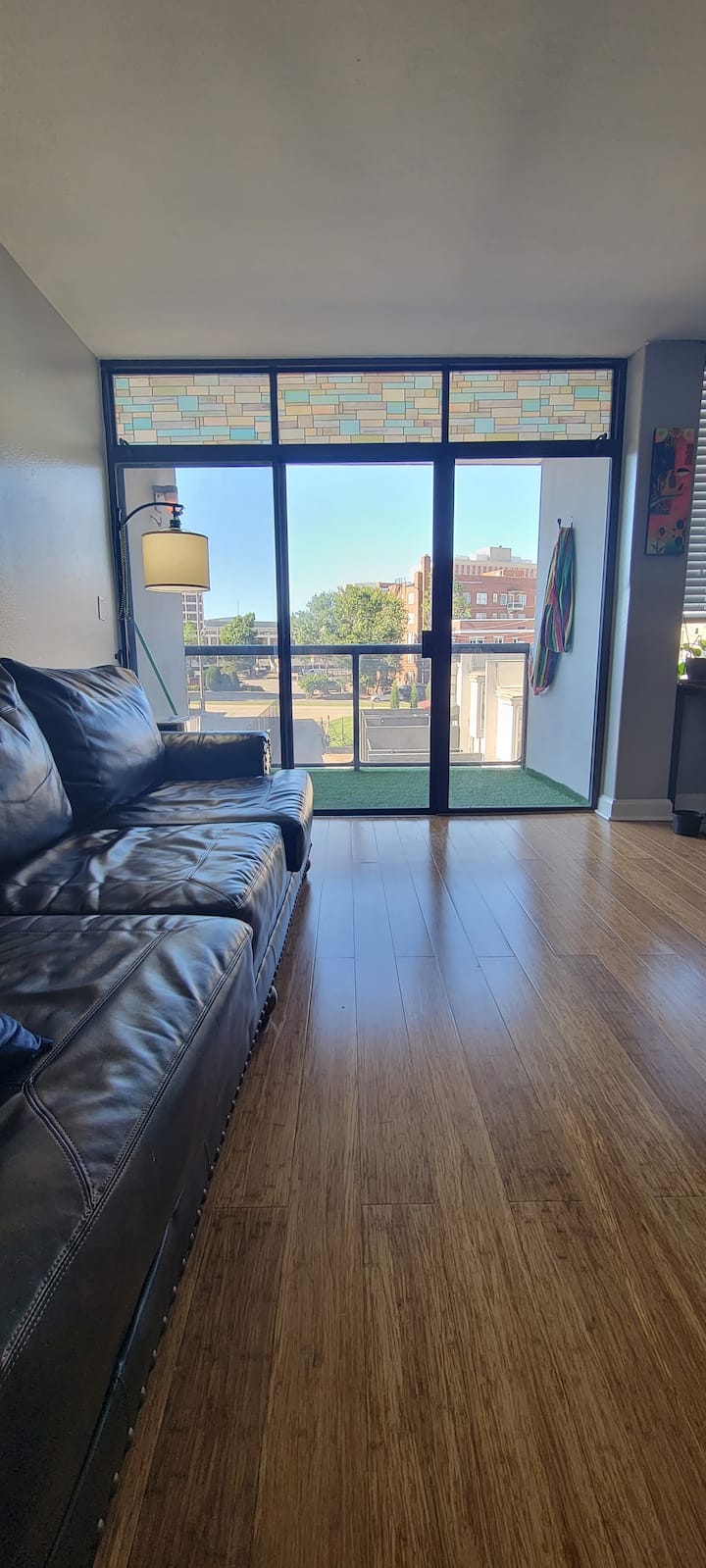 Condo W Balcony, Gym, Pool, Sauna, Bike, Parking - Tulsa, OK