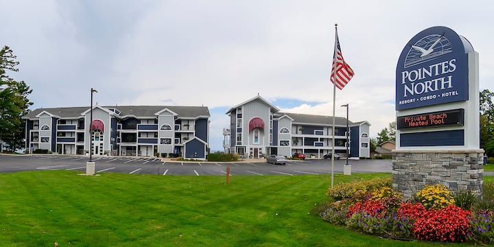 Penthouse Suite Located On East Grand Traverse Bay - Traverse City, MI