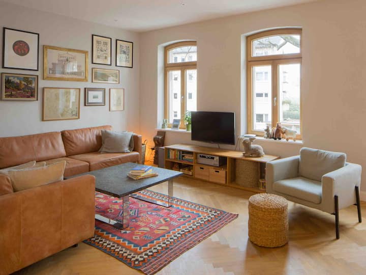 Spacious Townhouse - Garden Views, Newly Renovated - Köln