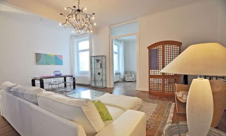 Gracious, Quiet Apartment In City Center - Colonia