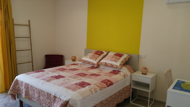Mas Provençal Des Gipières Vieilles : Chambre 2/3 - Cuers