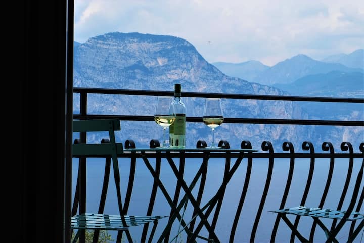 E-apartment - Stunning Lake View - With A/c - Monte Baldo