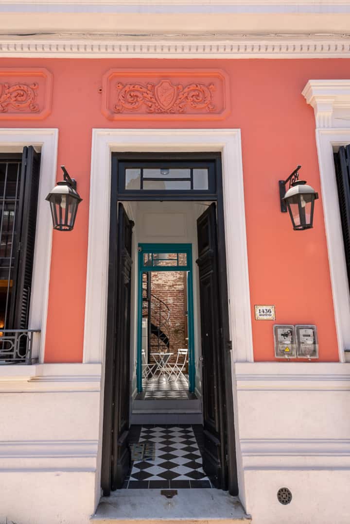 Reciclaje Colonial Transformado En Acogedora Casa - Montevideo