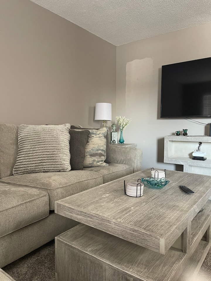 Sleeps Up To 8 *** 3 Bedroom - 2 Bath - Tulsa, OK