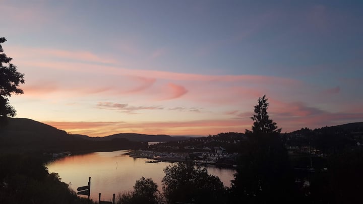 Lovely Lake View Town House - Killaloe