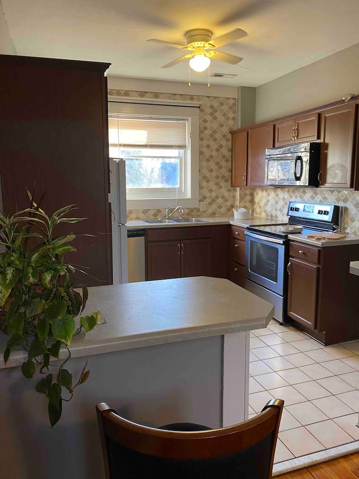 5 Minutes To Vt/carilion/fralin/2 Bedrooms/2baths - Roanoke, VA