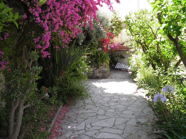 Appartement 70 M² Avec Jardin Et Parking - Cannes