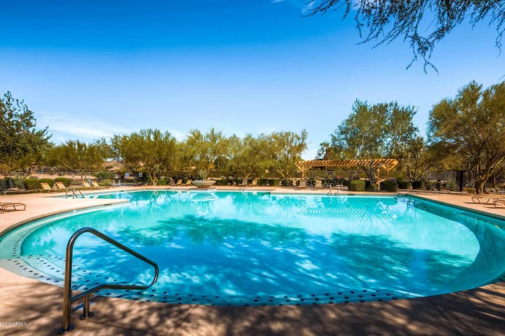 North Phoenix | 1 Bed, 1 Bath With Kitchen Access - Phoenix, AZ