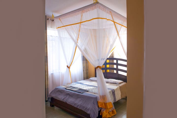Tranquil Modern Apartment In  Heart Of Naalya. - Kampala