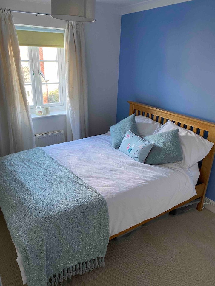 Modern 5-bed Over 3 Floors With Space For Visitors - Ledbury