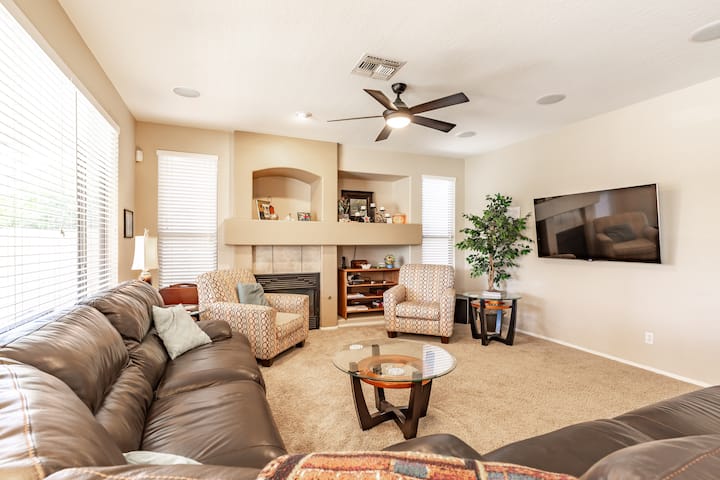 100+ Positive Reviews On Another Vacation Rental Site - Furnished 5+1 Br / 3 Ba - Mesa, AZ