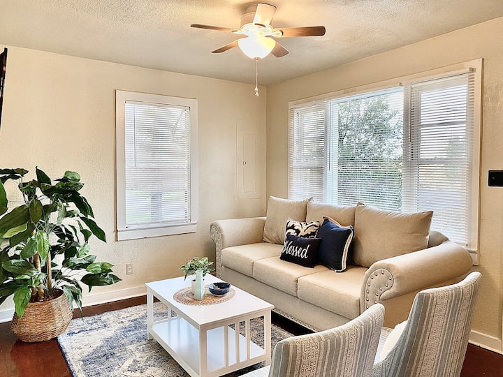 Charming Original 1954 Home Just Blocks From Fsu - Tallahassee, FL