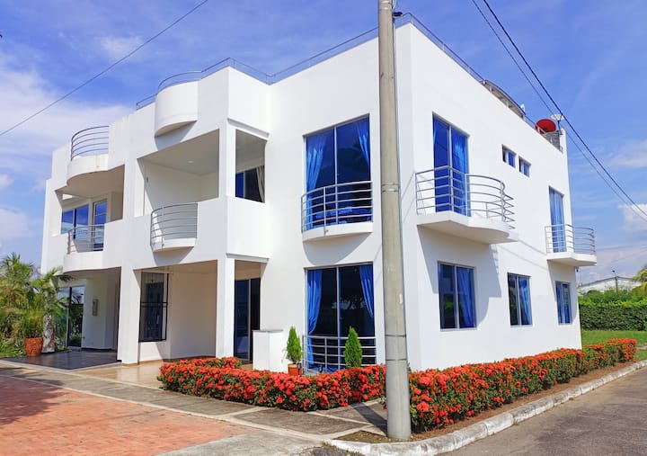 Casa Quinta Con Jacuzzi, Terraza Y Bar En Flandes - Girardot