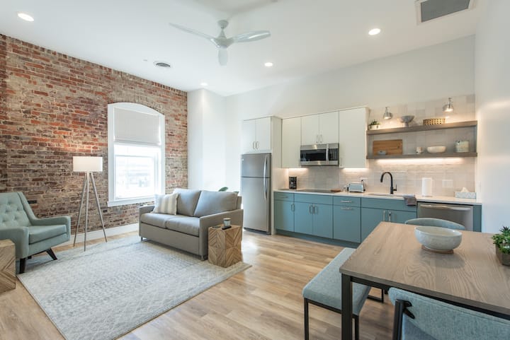 Barber Street Flats: Light & Open Urban Flat #201 - Knoxville, TN