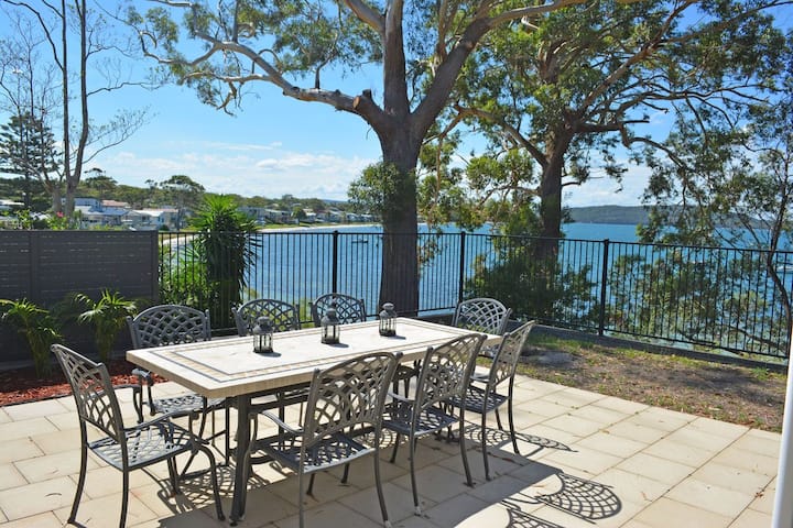 Wanda Magic, 19 Randall Drive - Water Front - Salamander Bay