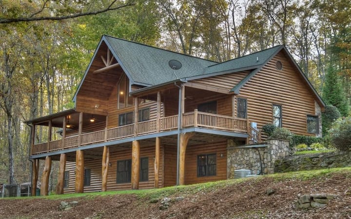 Silver Creek Lodge (Sleeps 20): Large Cabin W/pool - Blue Ridge, GA