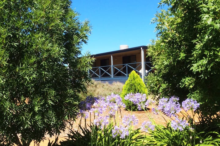 Artjahr 'Place' Clare & Gilbert Valley - South Australia