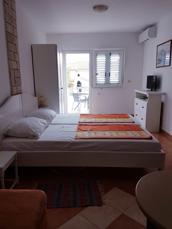 Studio Apartment Für 2 ❤ (Ap. 1) - Pola