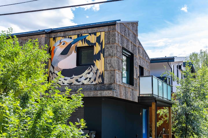 Yeg Bark House - Alberta