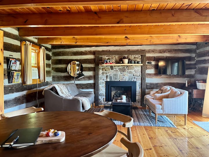 Cozy Historic Cabin W/ Stellar View Of Big Schloss - West Virginia