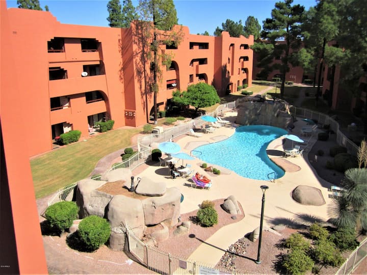 Available Now! 
*Prime Location*

  5 Pools & Spas - Phoenix, AZ