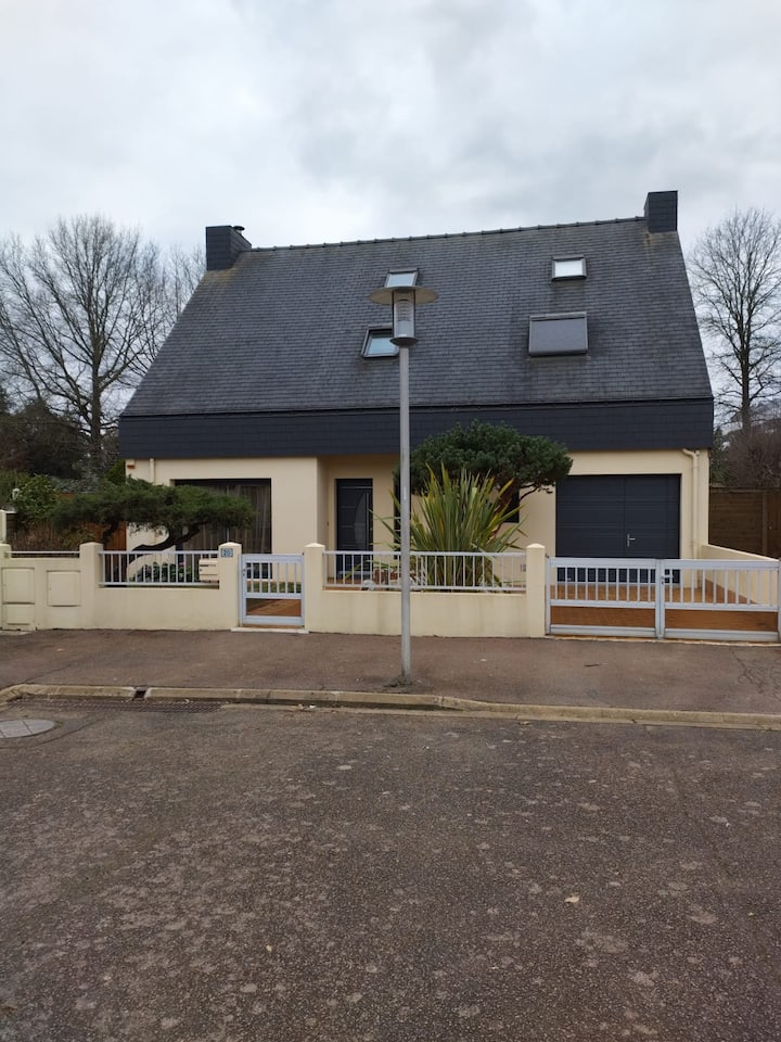 Bienvenue à Bord Maison Spacieuse Avec Jardin - Saint-Herblain