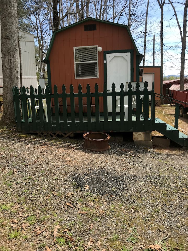Cozy Camping Cottage #4 - Cherokee, NC