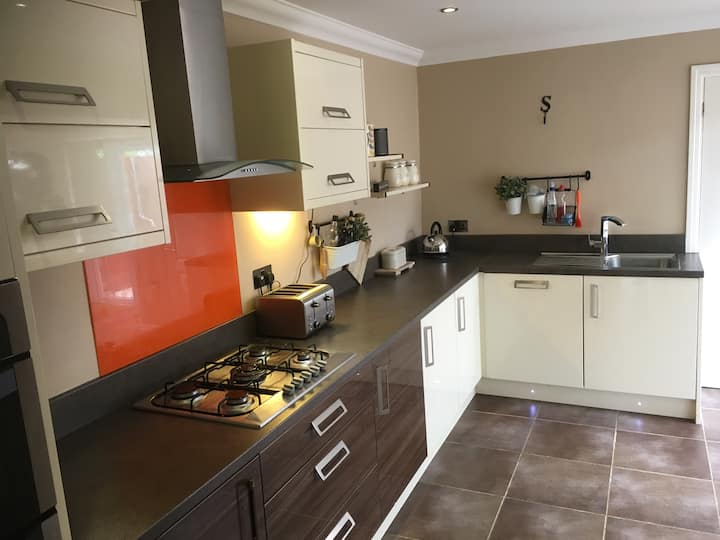 Champions Lge Family Home Close To City Centre - Principality Stadium