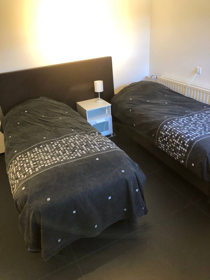 Kamer 2 Met 2 Bedden, Gedeelde Douche En Toilet - Oldenzaal