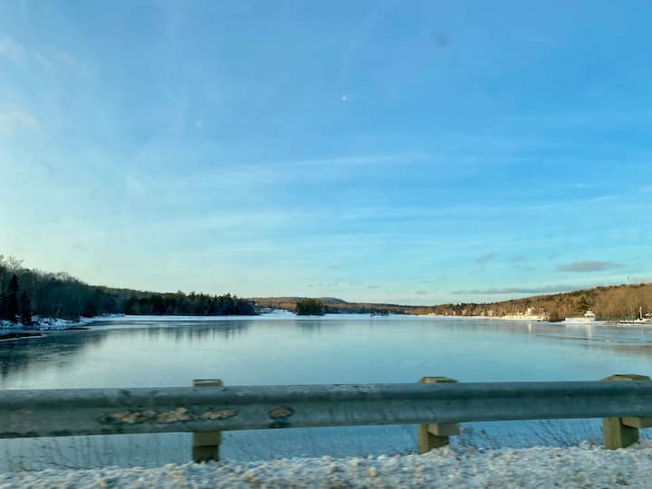 6 Best Airbnb Vacation Rentals In Fall River, Canada - Updated 2025 ...