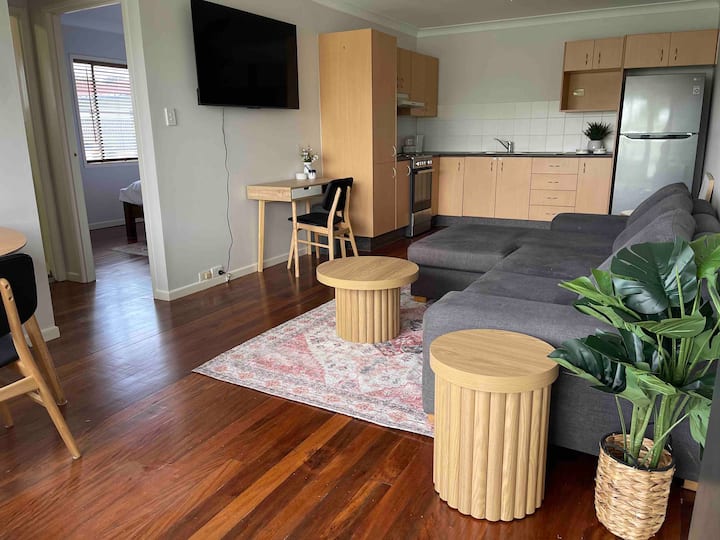 Self-contained Entire Unit With All You Need.unit5 - Brisbane
