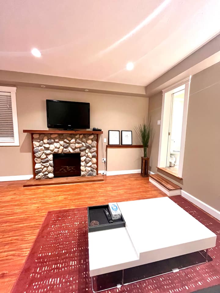 Cozy 1 Bedroom Basement Suite In Cloverdale - Langley