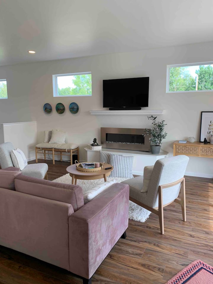 Hidden Gem In Great Anchorage Location - Anchorage, AK