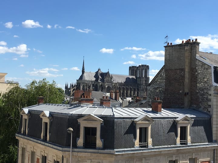 T2 - Vue Cathédrale / Champagne Veuve Clicquot - Reims
