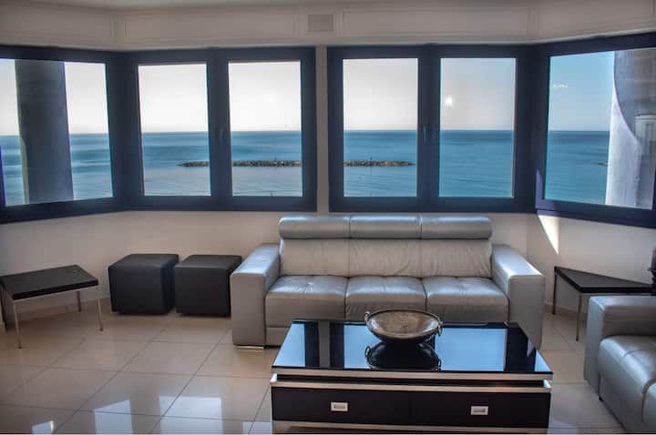 Stunning Apartment Full Sea View - Tel-Aviv