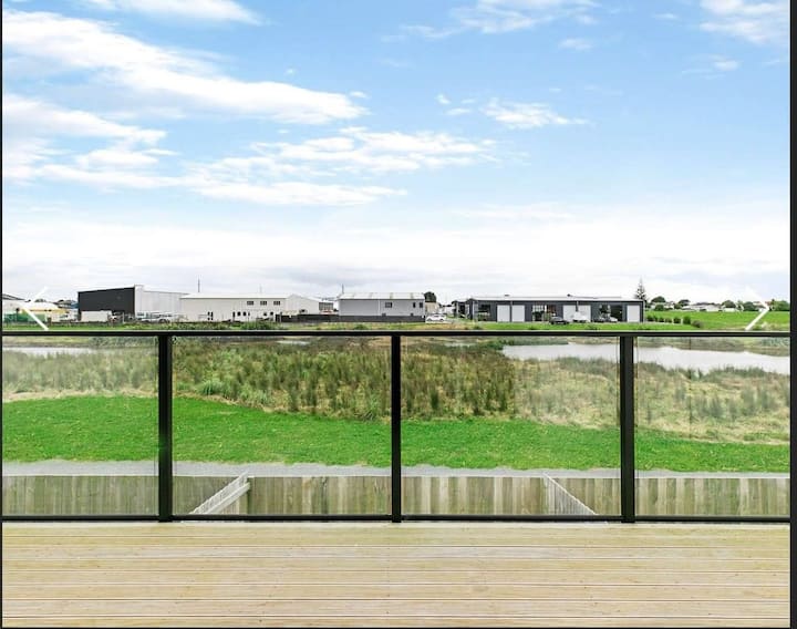 Pipi Palace - Urban Living On The Reserve - Papamoa