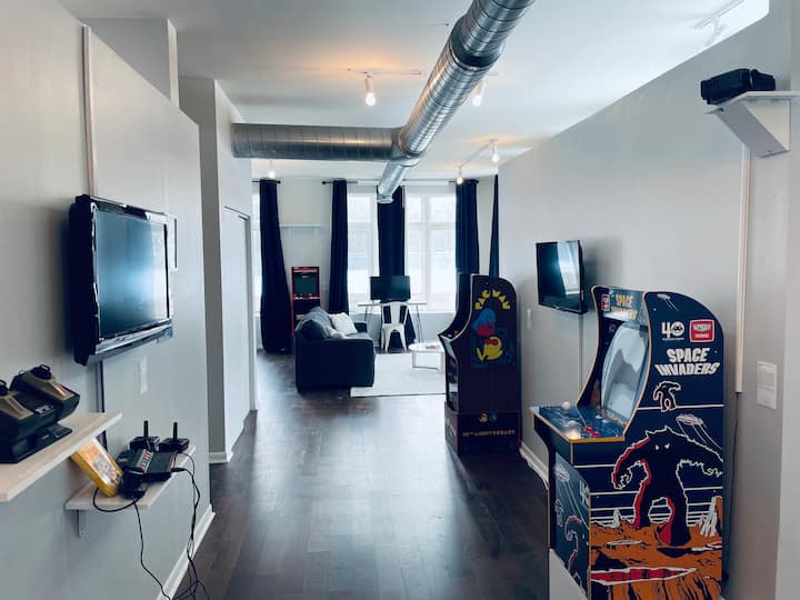 Logan Video Game Studio Duplex - Chicago, IL