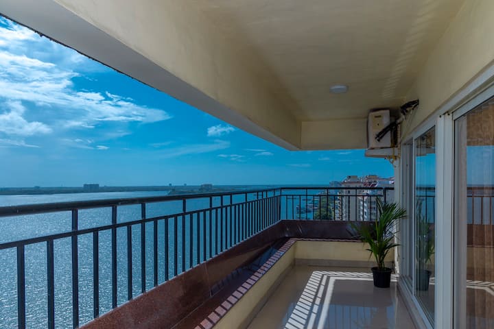 Best 1bhk Seaview Serviced Apartment @Marine Drive - Kochi