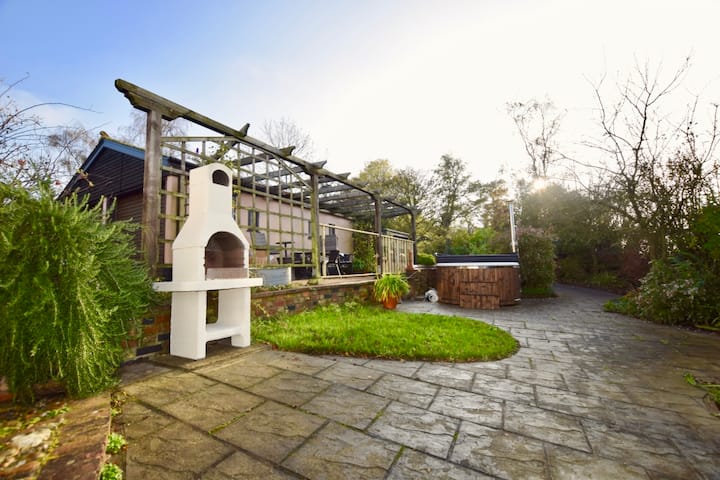 Crossing Cottage, Tranquil Country Retreat! - Suffolk