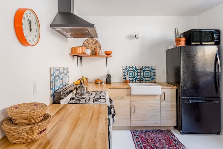 Sunlit Spanish Retreat In The Heart Of Echo Park - Los Angeles