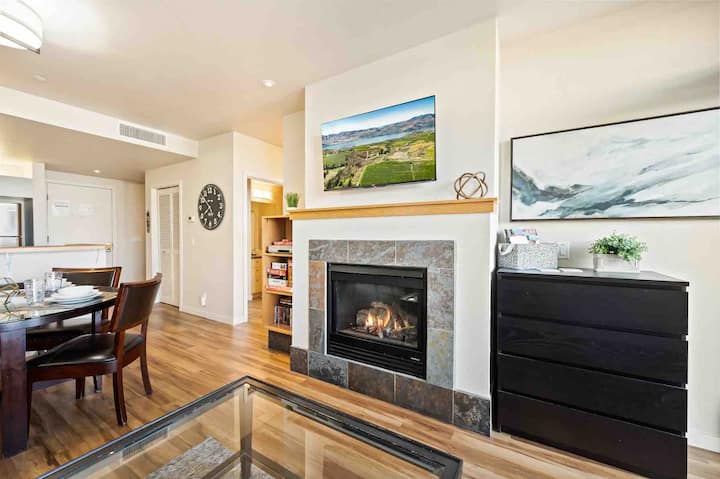 Guest Favorite | Lake Access • Pool + Hot Tub - Chelan, WA