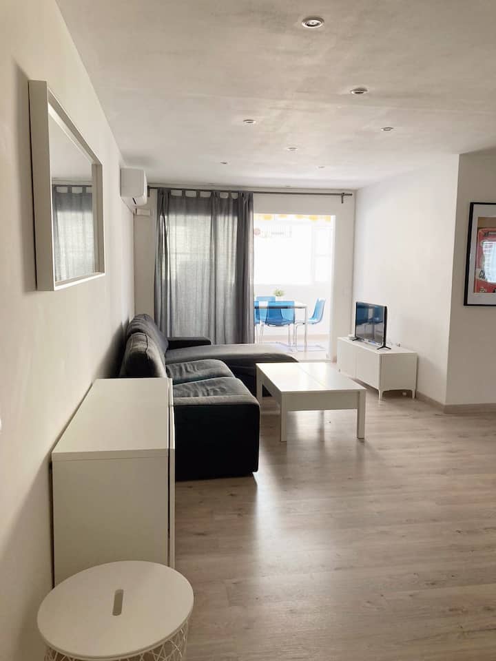 Renovated Apartment. 2 Bedrooms, Terrace & Pool - Fuengirola