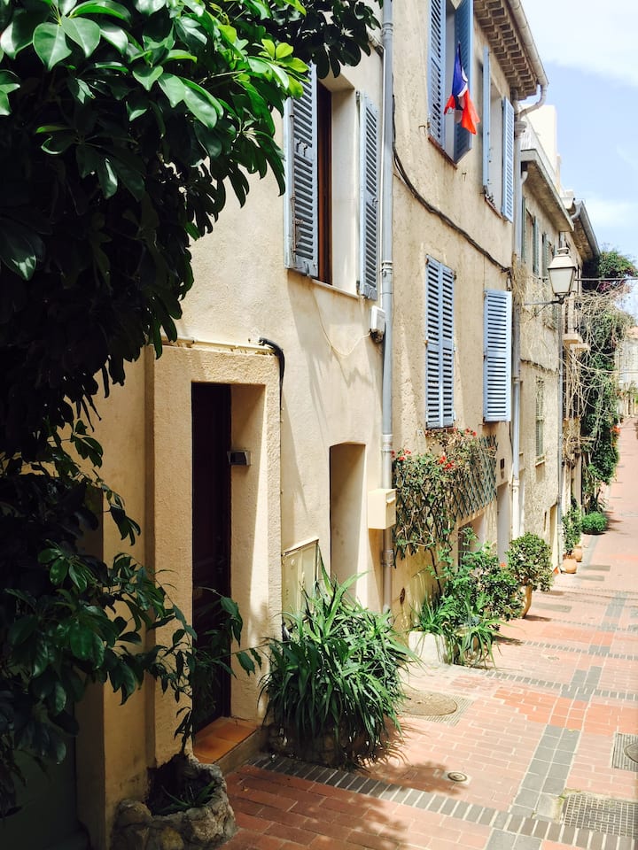 2 P. En Duplex Dans Authentique Maison De Pêcheur - Antibes