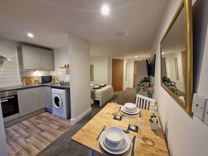 £ - City Centre - Duke Street Studio ~ 5* Location - Liverpool